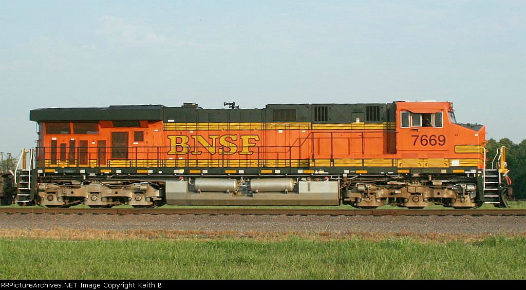 BNSF 7669